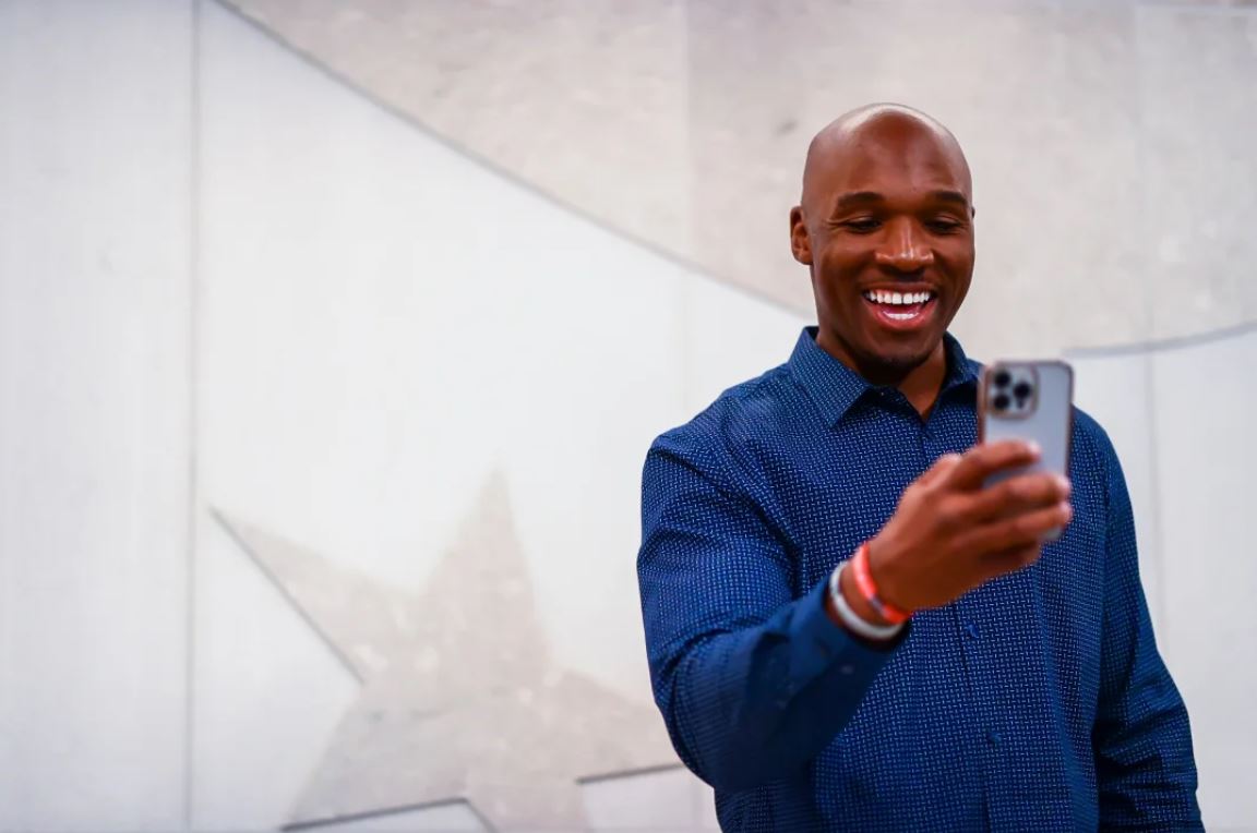 Former Alabama, NFL star DeMeco Ryans introduced as head coach of ...