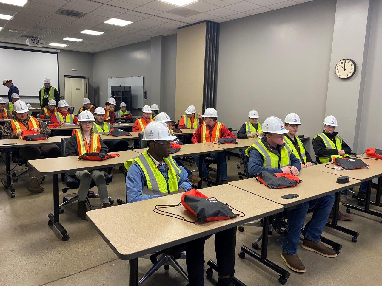 Walker County Students learn about safety and PPE - Alabama News Center