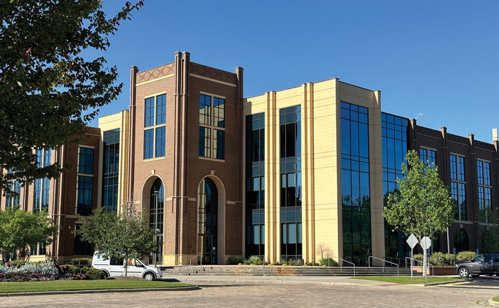 Growing Alabama College of Osteopathic Medicine in Dothan trains ...