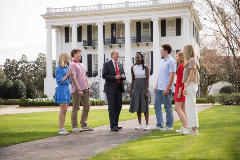 University of Alabama President Stuart R. Bell to step down in July ...
