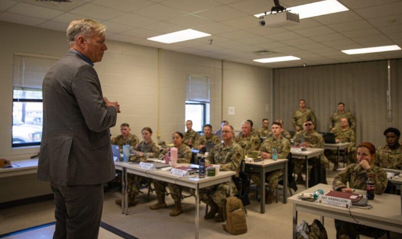 ‘To Catch a Predator’ host Chris Hansen meets future military police at ...