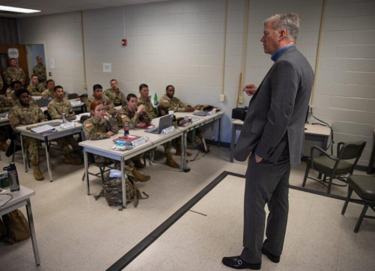 ‘To Catch a Predator’ host Chris Hansen meets future military police at ...