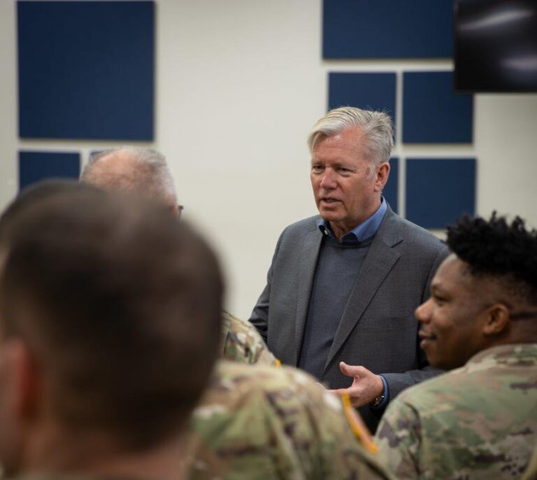 ‘To Catch a Predator’ host Chris Hansen meets future military police at ...