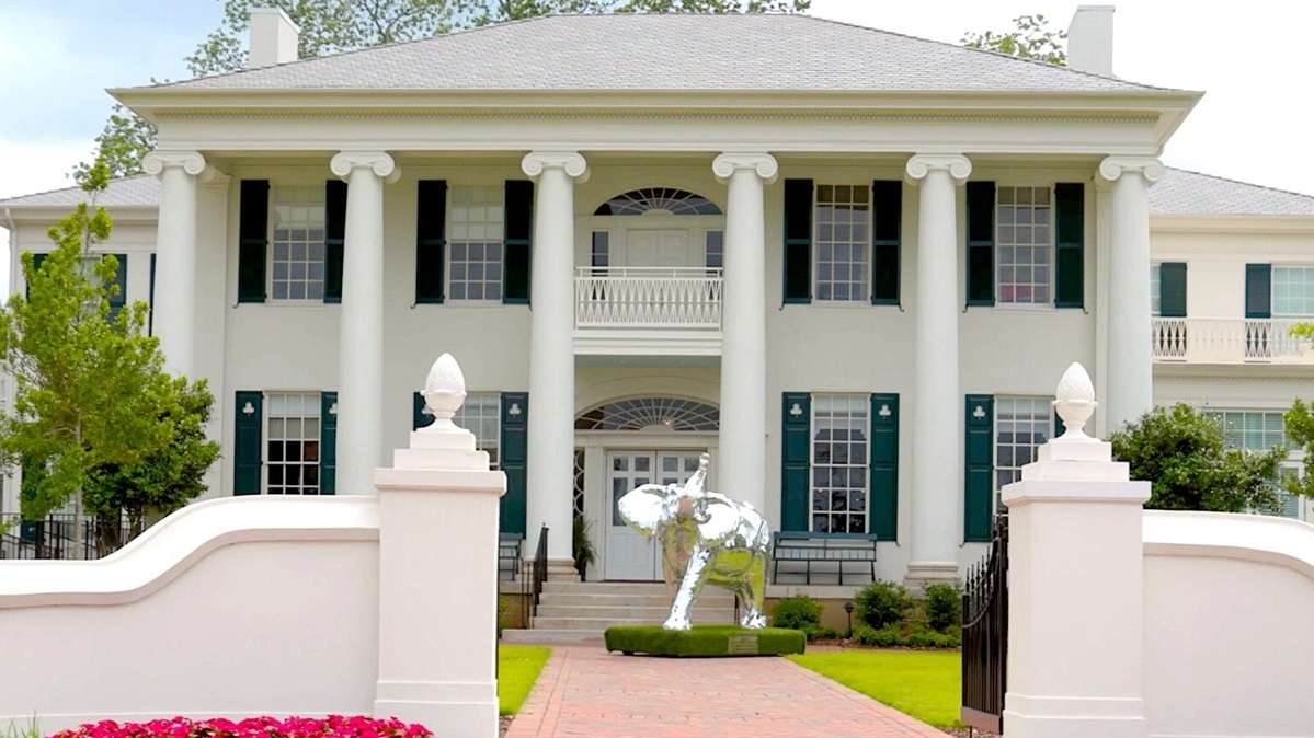 The University Club at the University of Alabama debuts one-of-a-kind ...