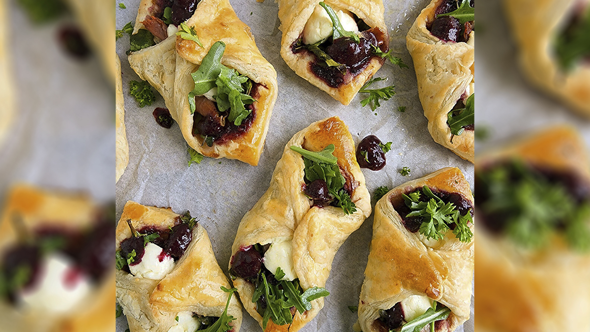 Recipe: Prosciutto Blackberry & Goat Cheese Puff Pastry Appetizers ...