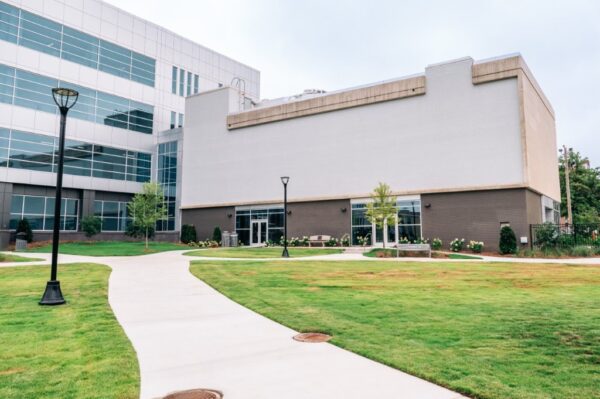 Southern Research holds grand opening of $98 million biotech center in ...